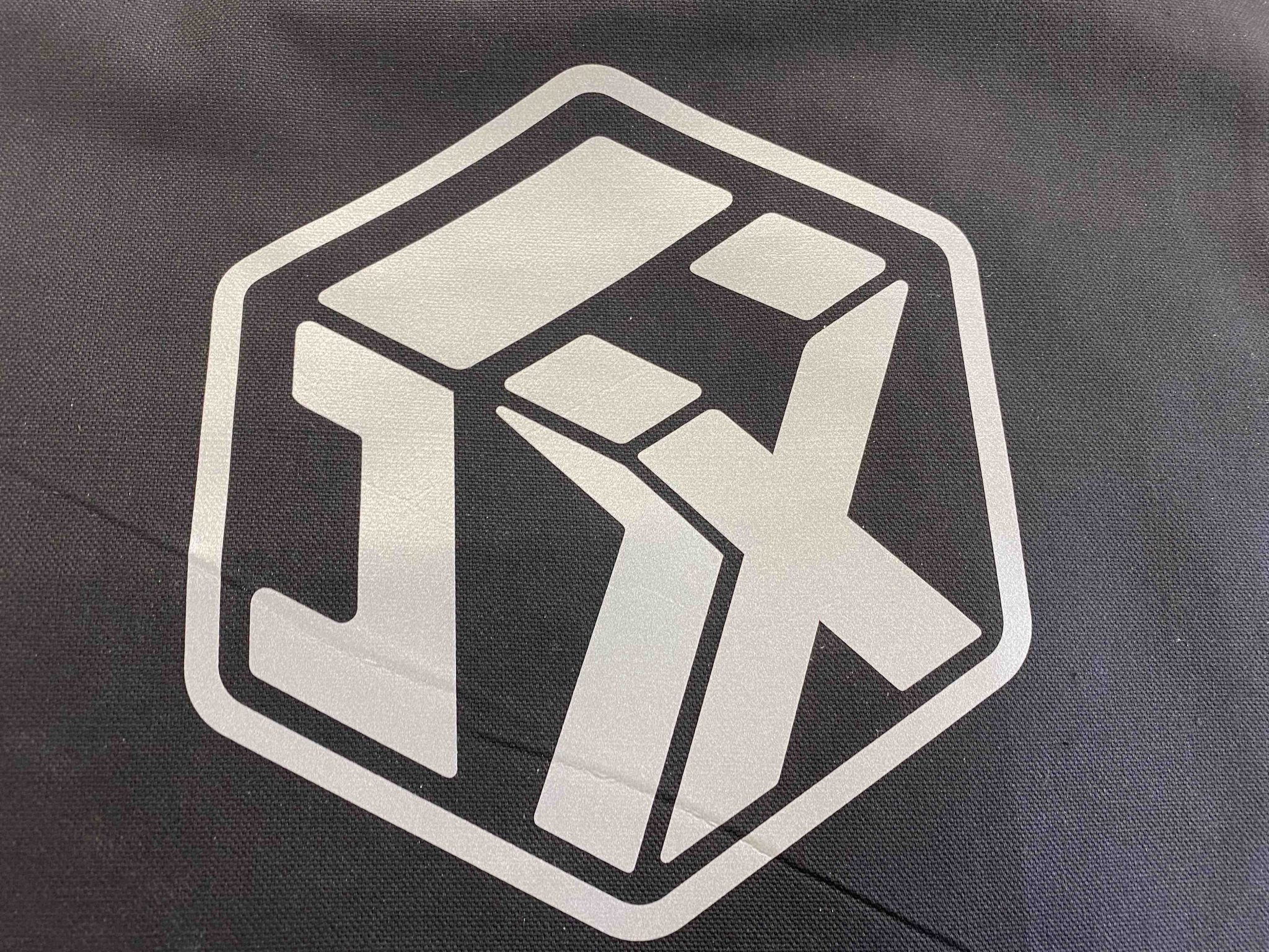 Reflective Silver Heat Transfer Vinyl – JX Printing
